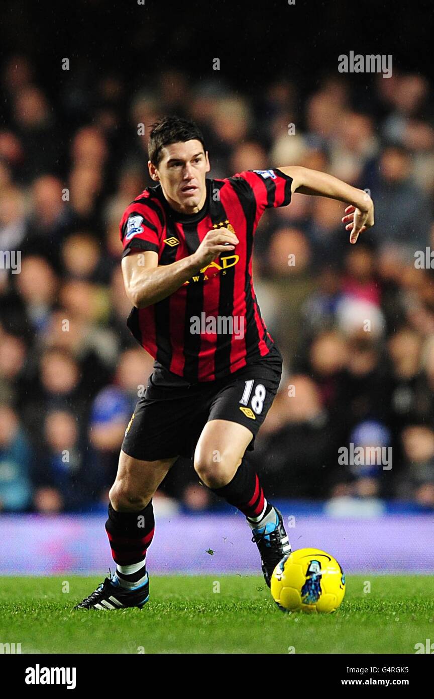 Gareth barry chelsea hi-res stock photography and images - Alamy