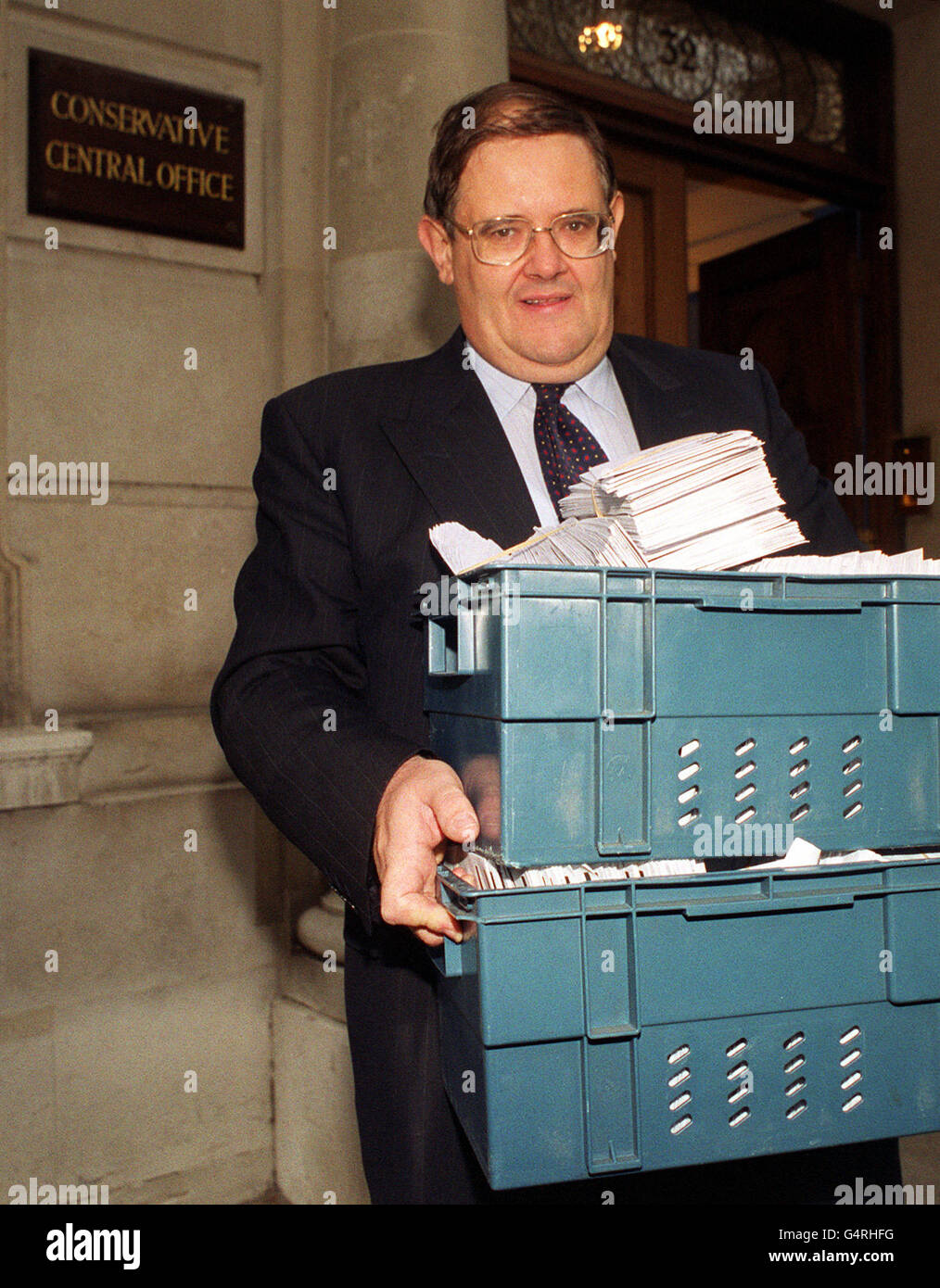 Returning officer politics hi-res stock photography and images - Alamy
