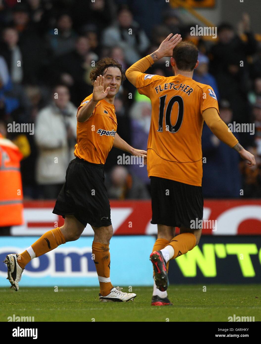 Wolverhampton Wanderers' Stephen Hunt (left) celebrates with his team ...