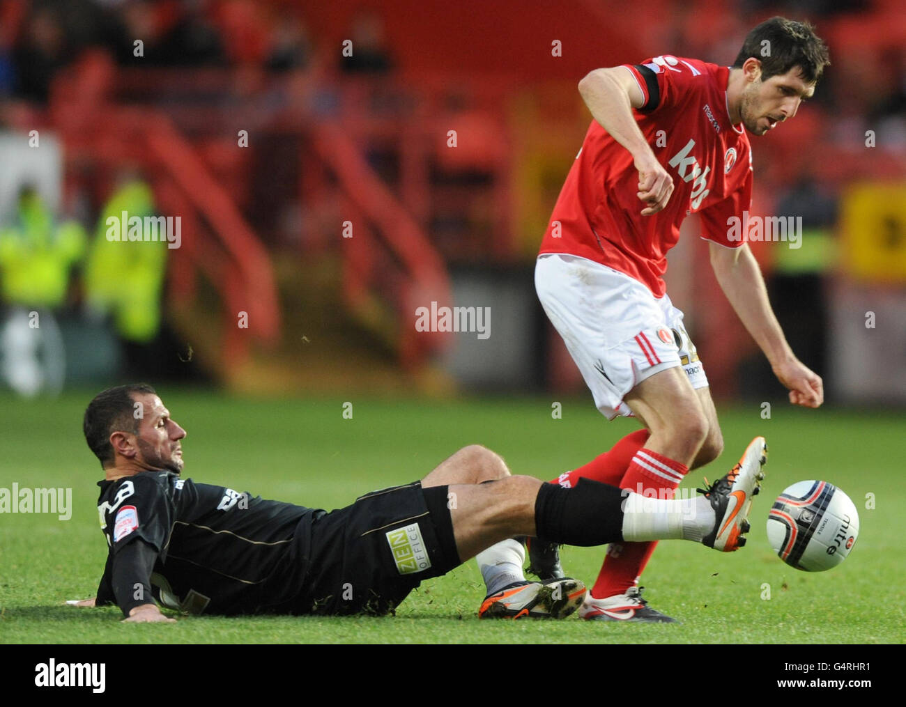 Charlton athletics danny hollands hi-res stock photography and images ...