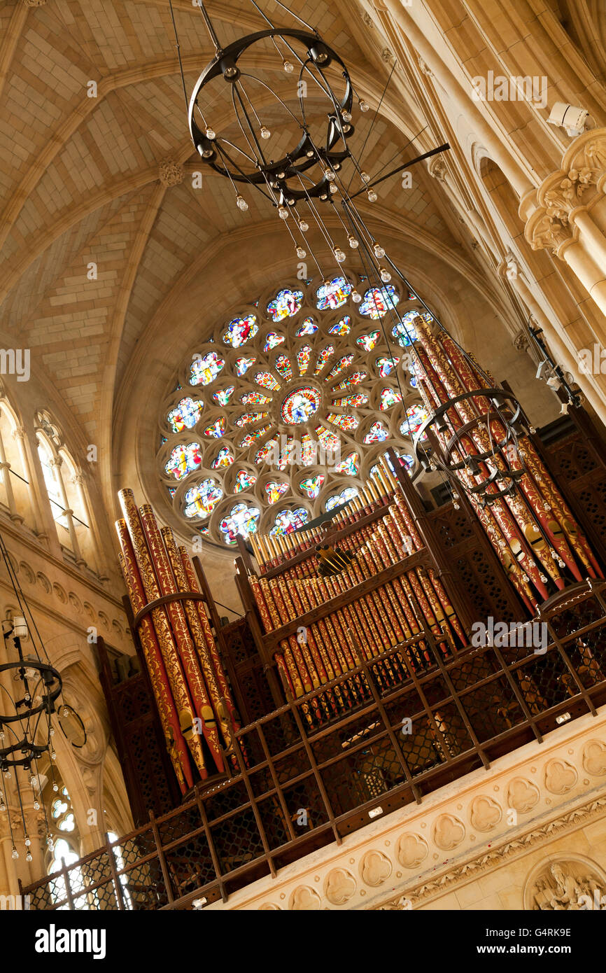 English church interior inside st hi-res stock photography and images ...