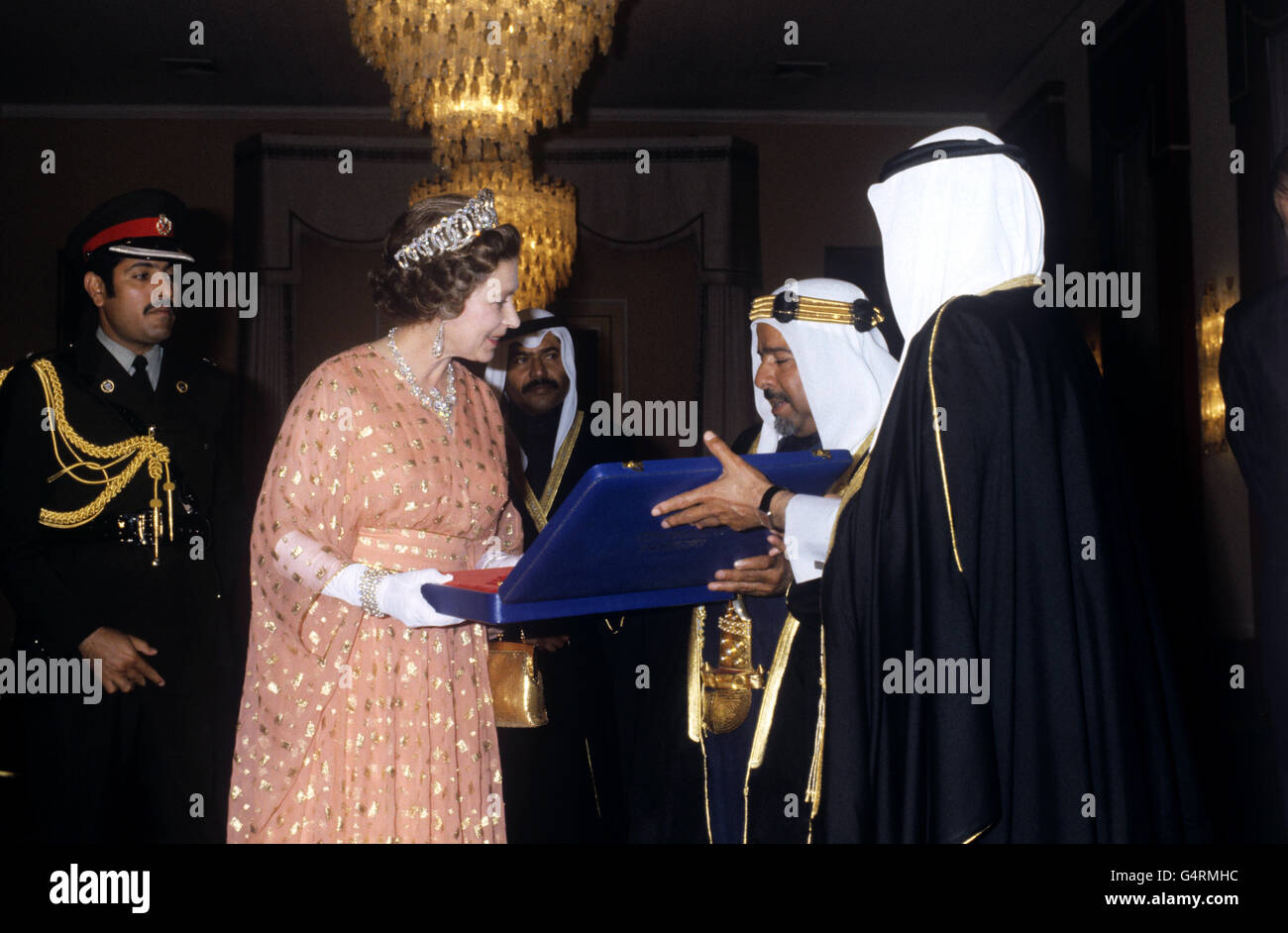 Sheik isa bin sulman al khalifa qudaibiya palace in bahrain hi-res ...