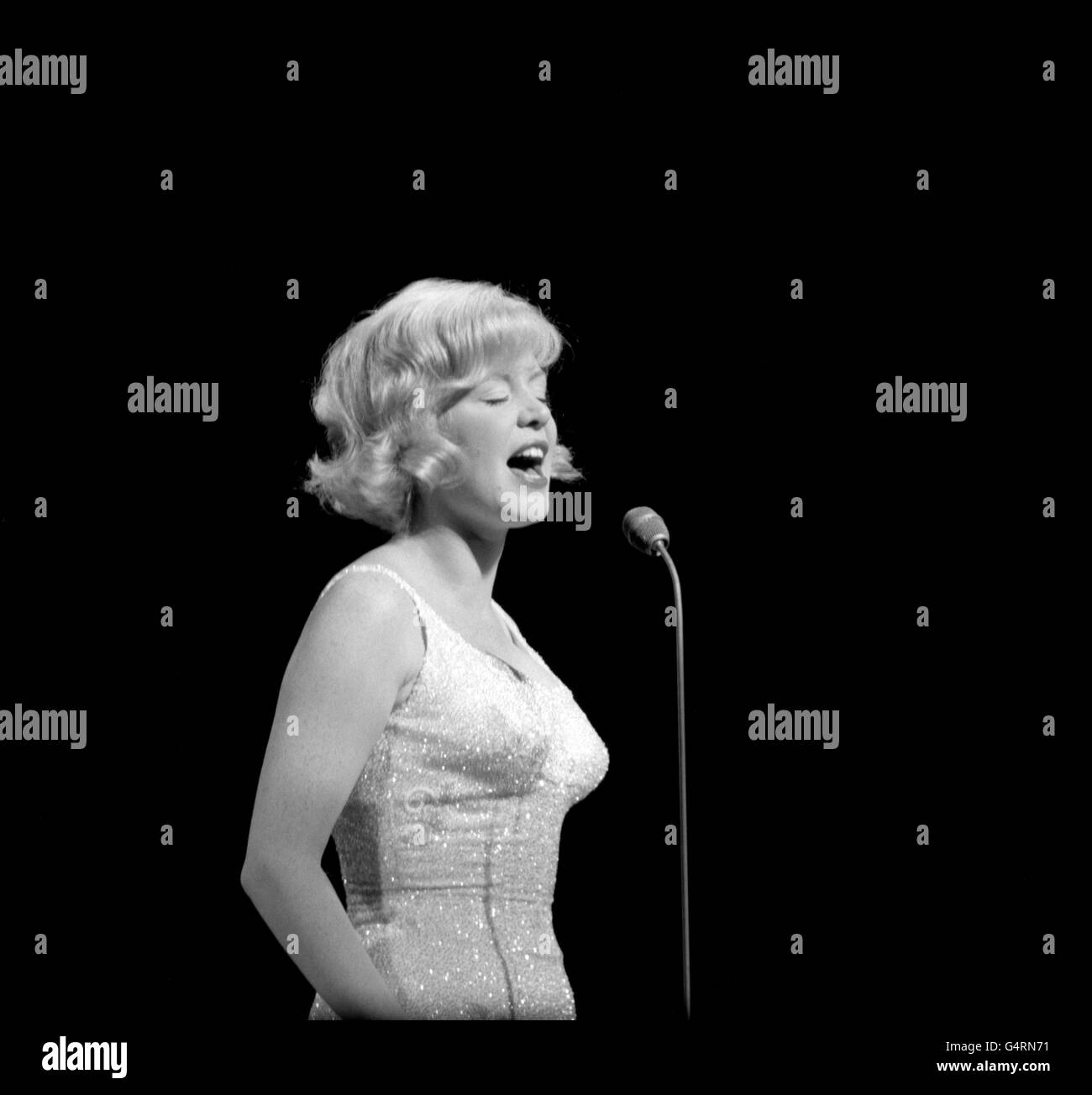 Kathy kirby hi-res stock photography and images - Alamy