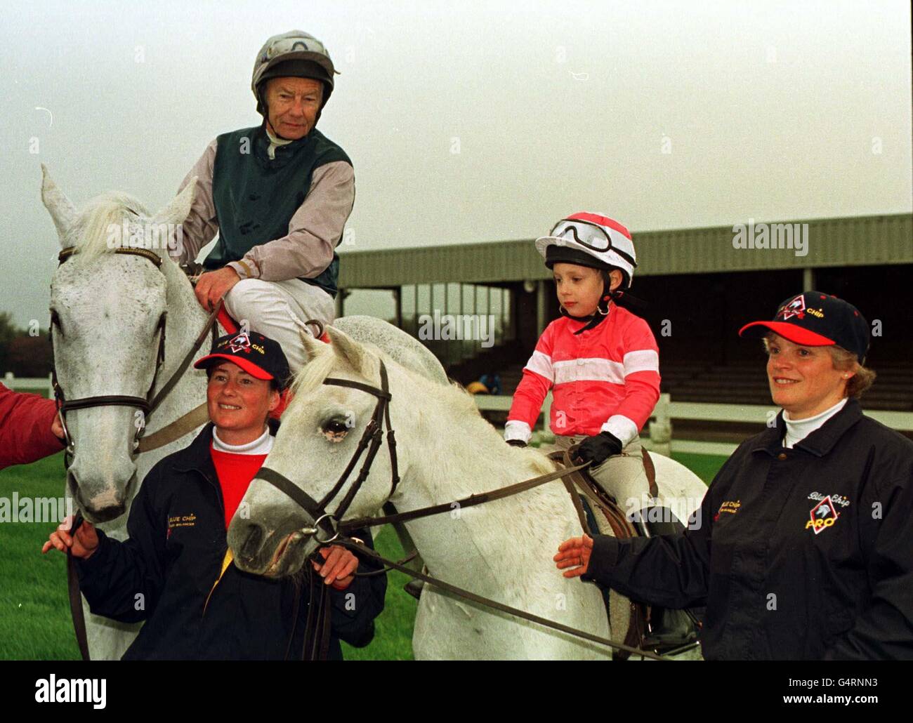 Retired jockey lester piggott on desert orchid hi-res stock photography ...