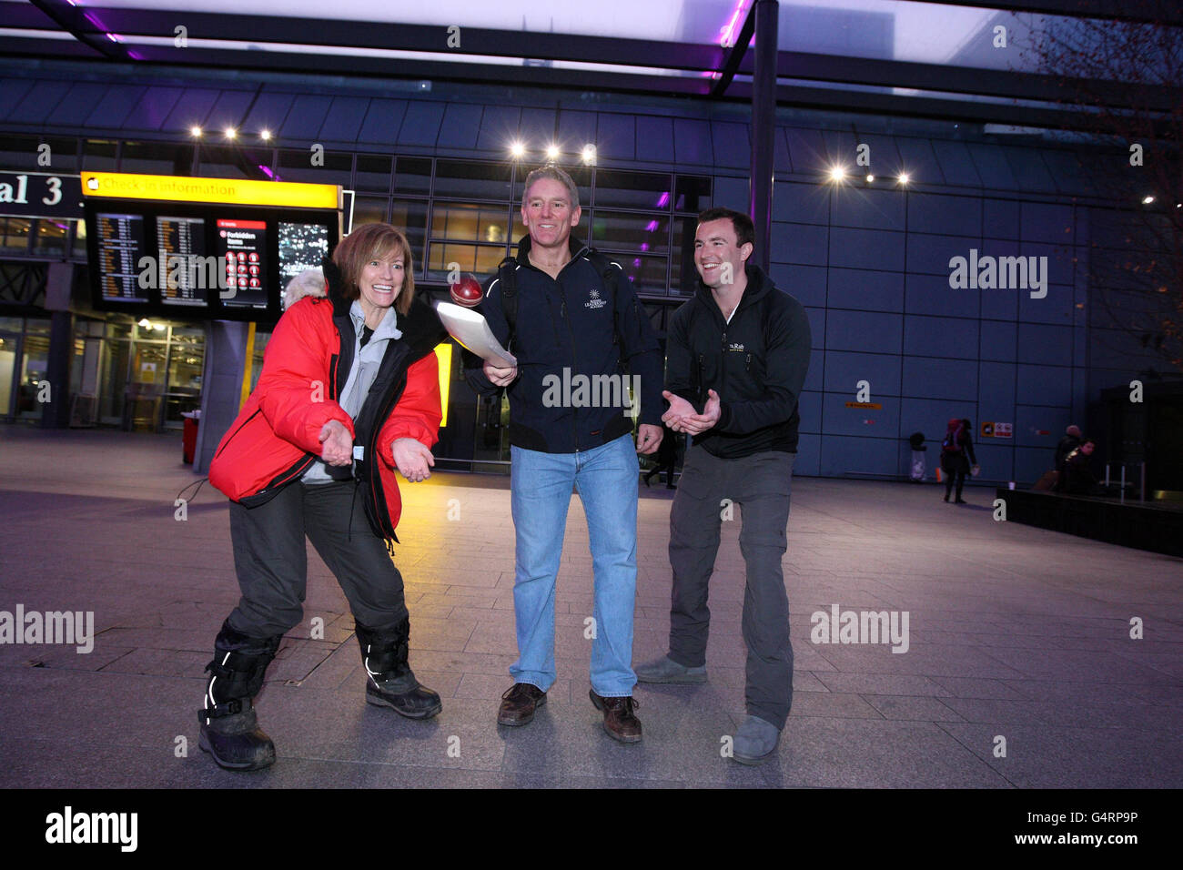 Left right explorers julie ashmore hi-res stock photography and images ...