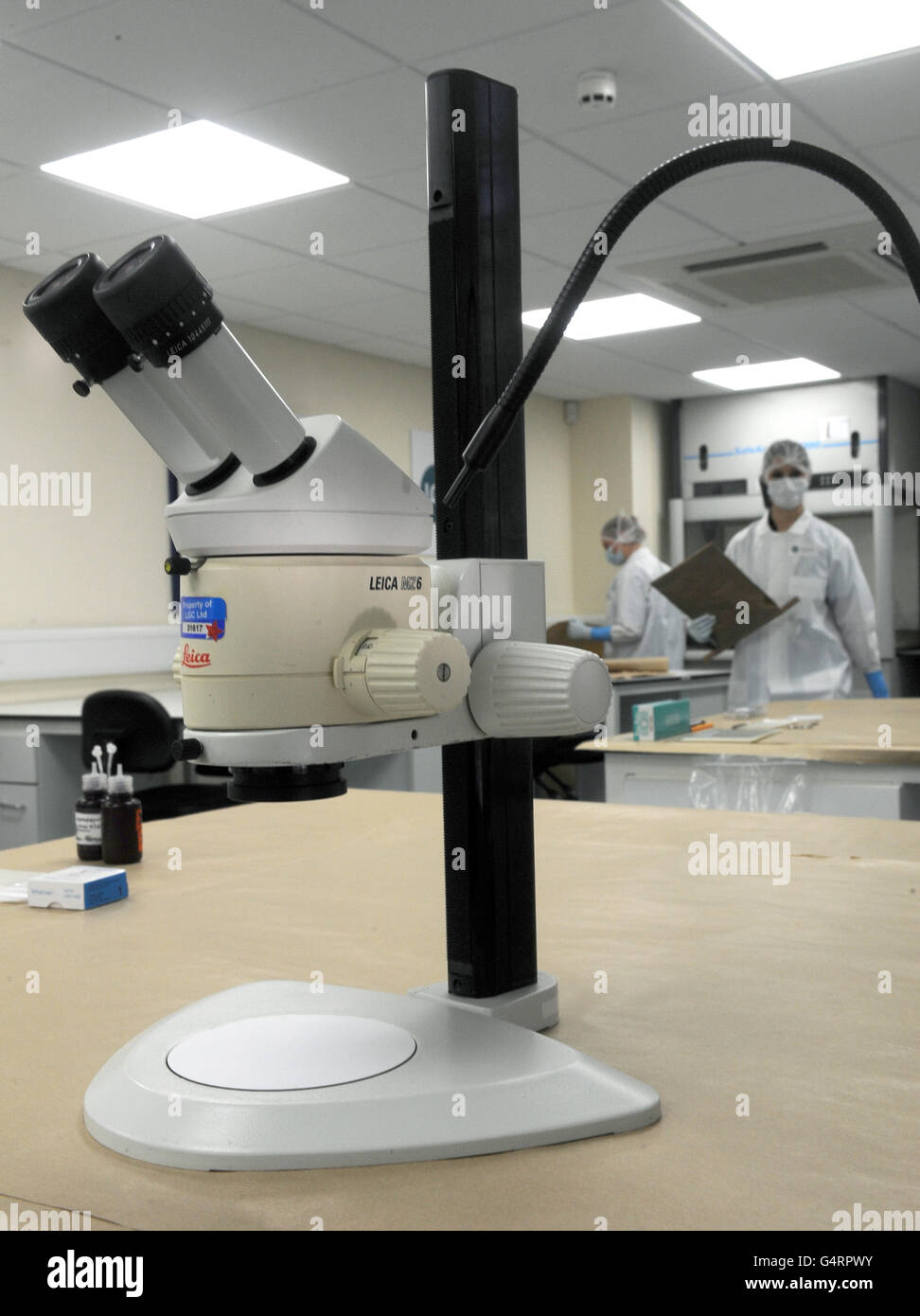 Microscope microscope gv general view hi-res stock photography and ...