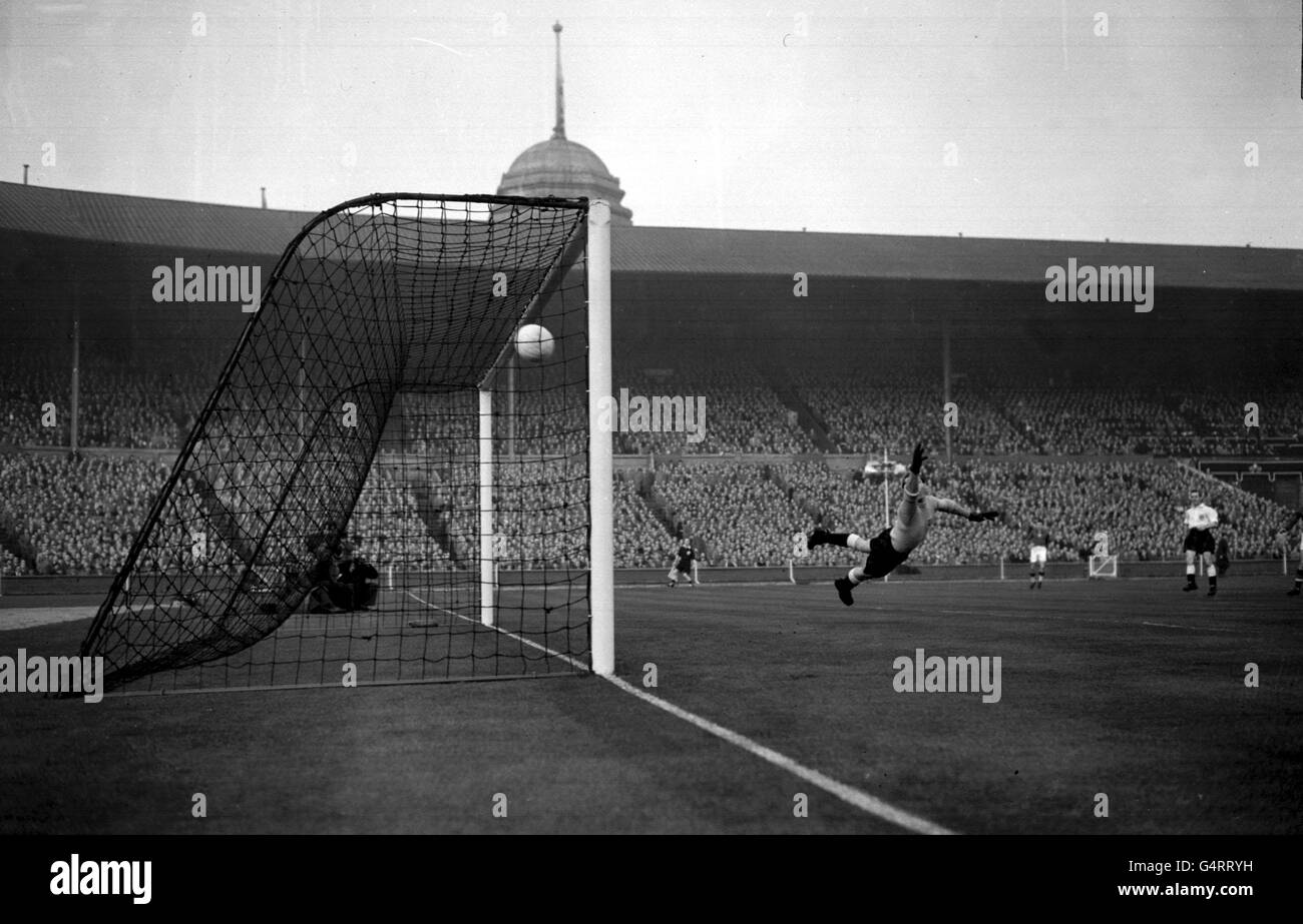 Gil birmingham hi-res stock photography and images - Alamy