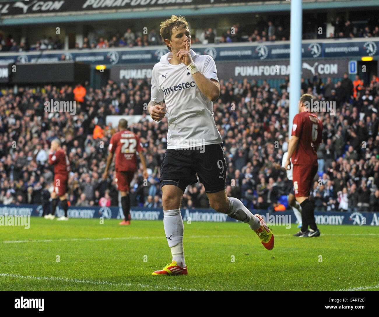 Tottenham Hotspur's Roman Pavlyuchenko celebrates scoring his side's ...