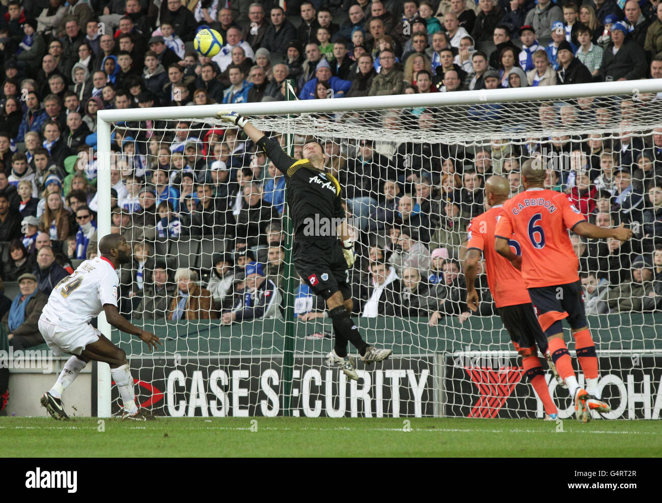 Milton keynes goalkeeper david martin High Resolution Stock Photography ...