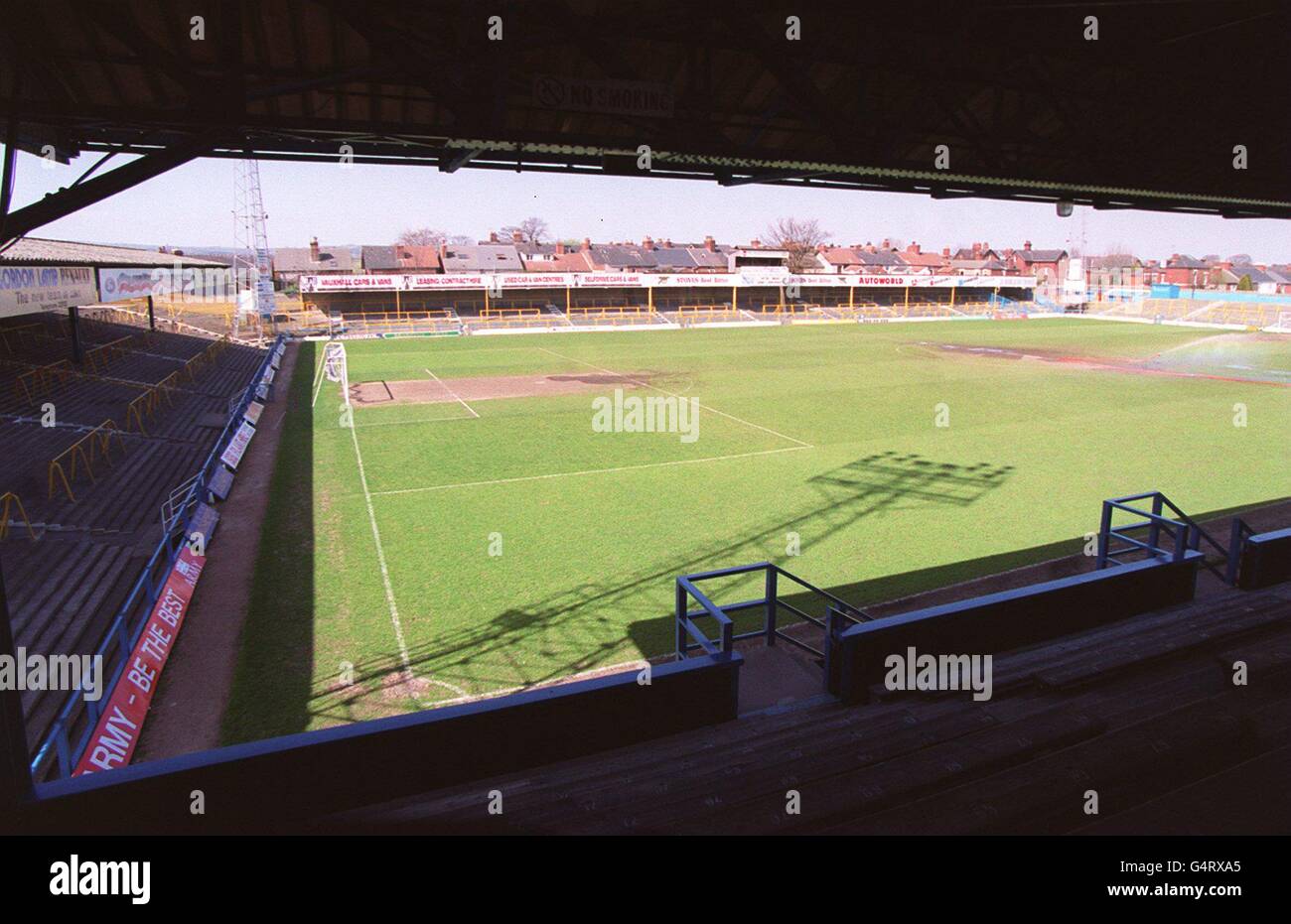 Saltergate home of chesterfield fc hi-res stock photography and images ...