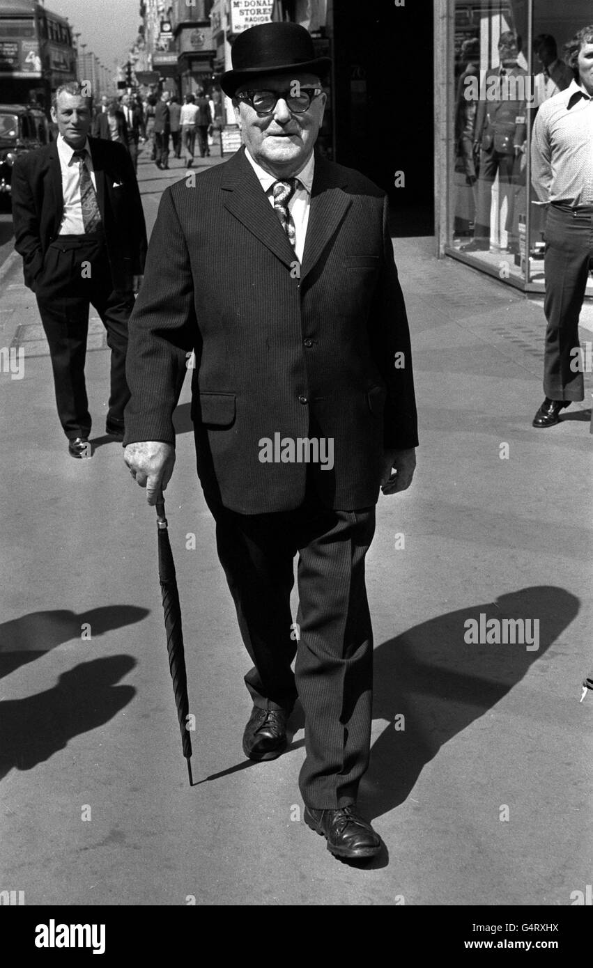 Pensioner Bill Sims Stock Photo - Alamy