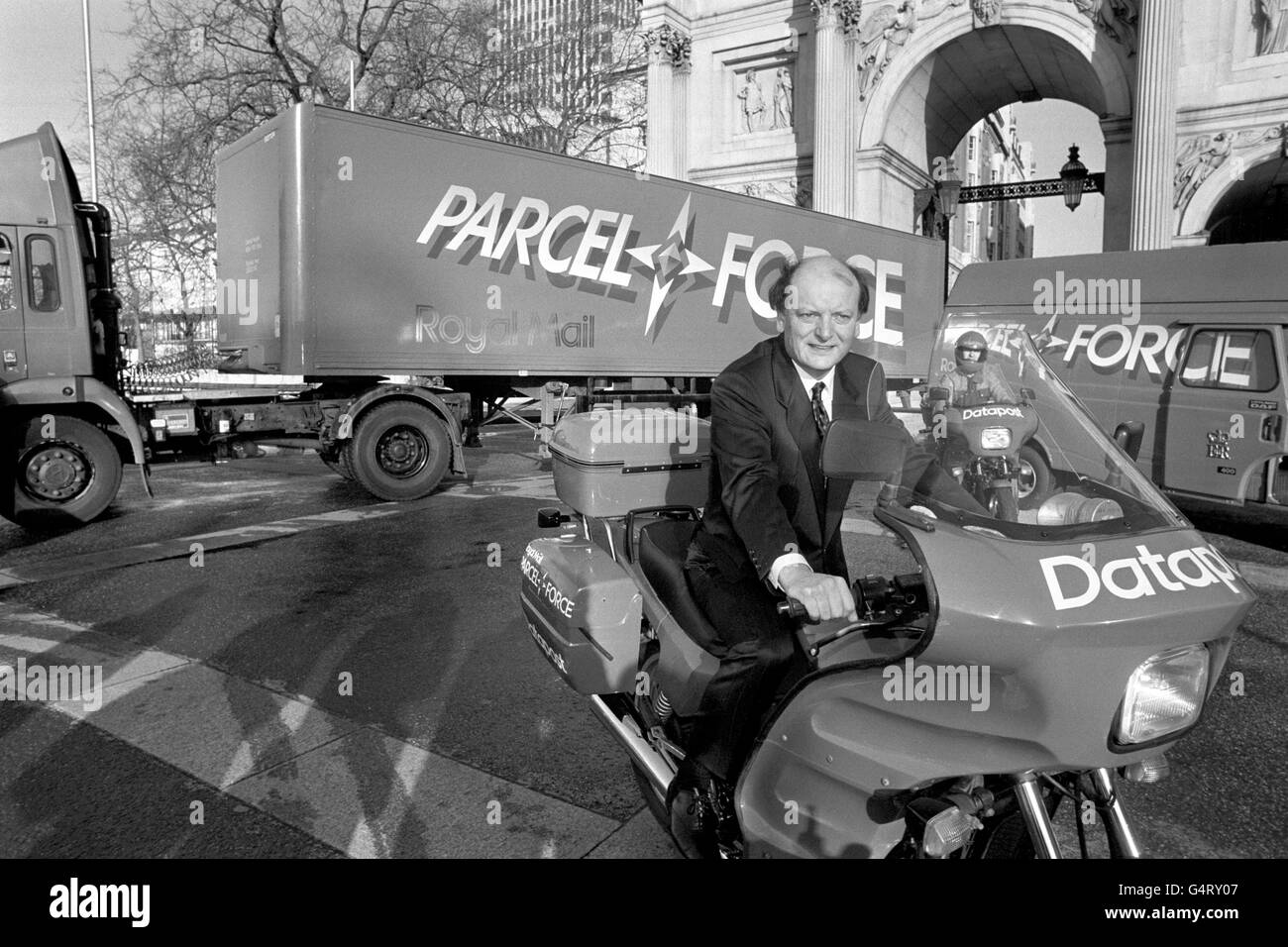 Royal Mail Parcelforce High Resolution Stock Photography and Images - Alamy