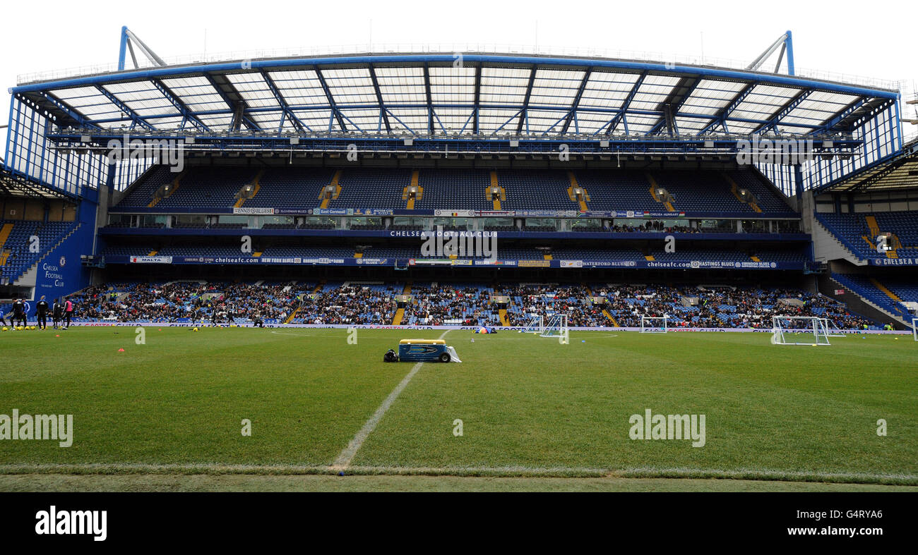 Chelsea open training session hi-res stock photography and images - Alamy