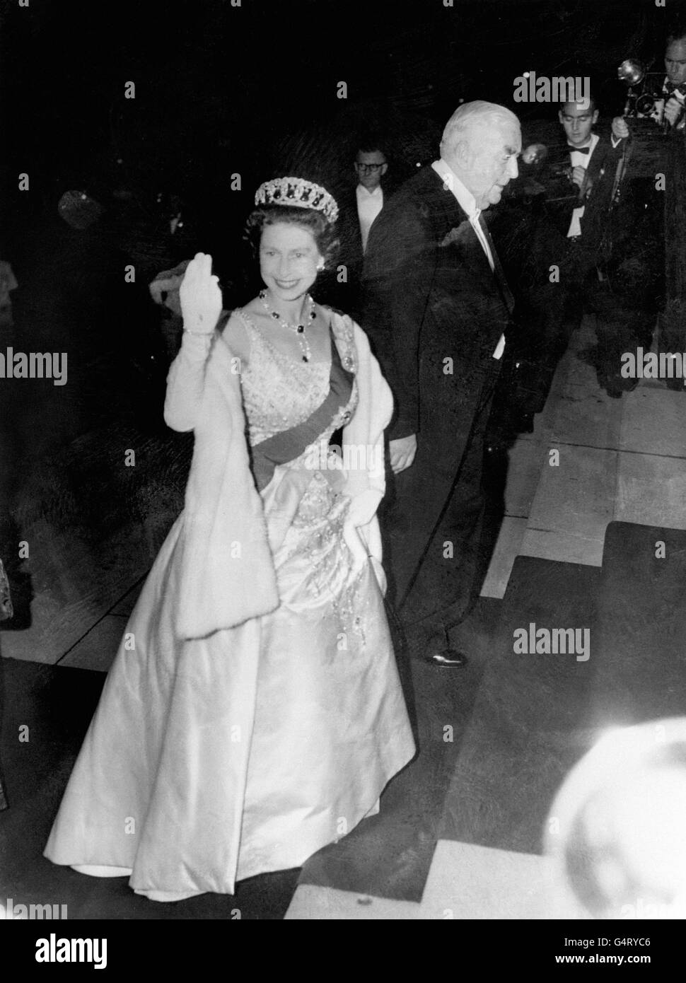 Queen elizabeth ii waves crowd arrives state reception parliament house ...