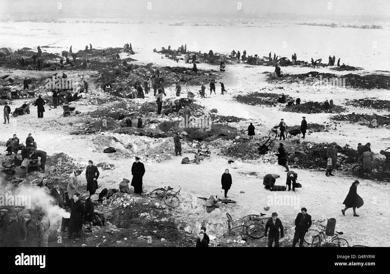 Home rush Black and White Stock Photos & Images - Alamy