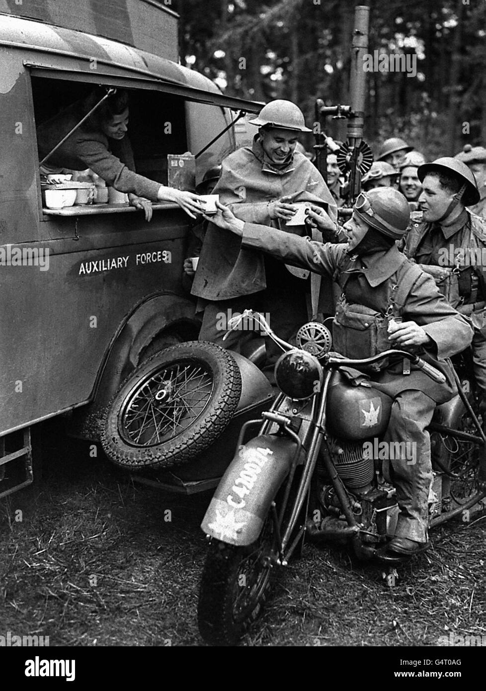 World War Two - British Empire - The Home Front - Canadian Troops ...