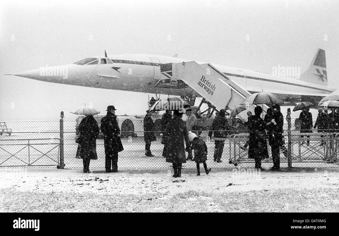 Royalty - Queen Elizabeth II Tour of the Middle East Stock Photo - Alamy