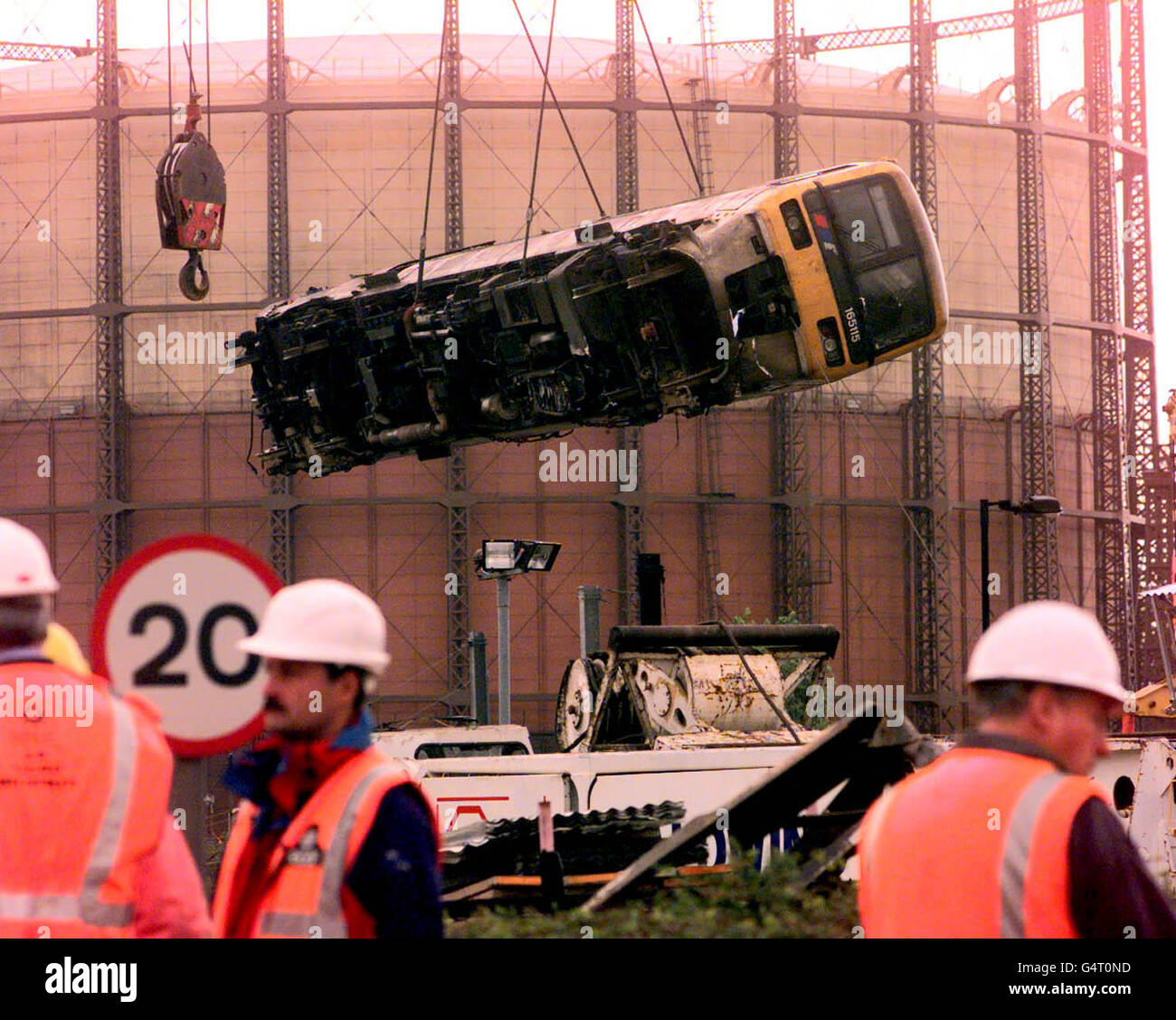 Crane lifting pool hi-res stock photography and images - Alamy