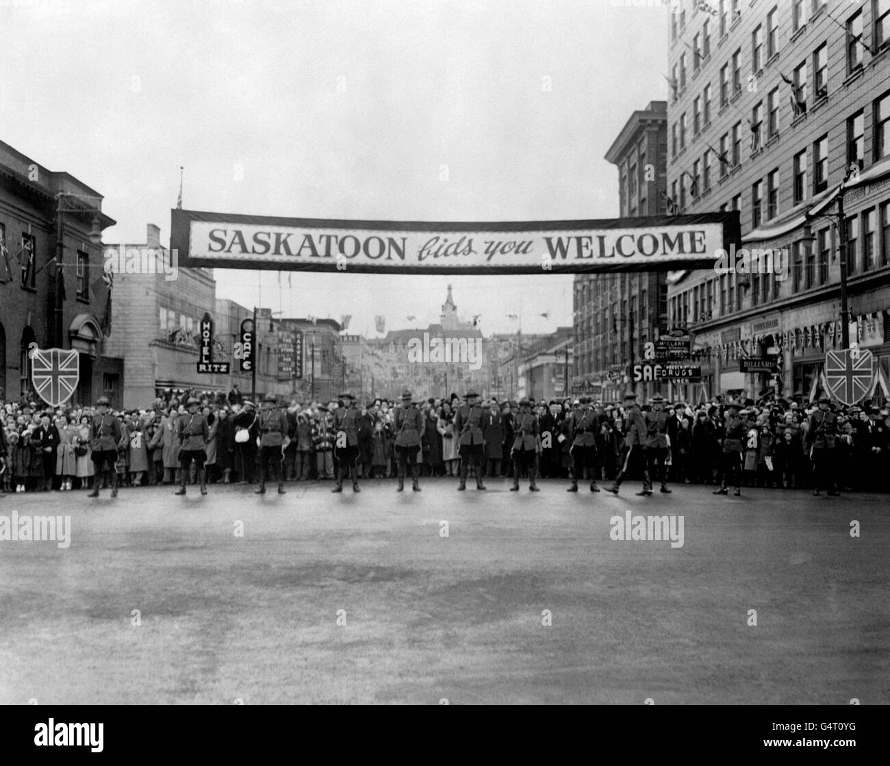 Canada city welcome sign Black and White Stock Photos & Images - Alamy