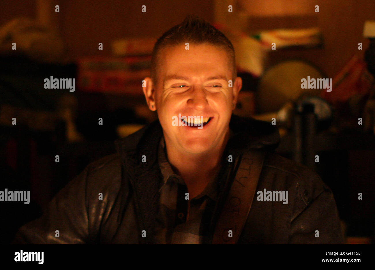 Irish Folk singer Damien Dempsey pays a visit to the Occupy Dame camp ...