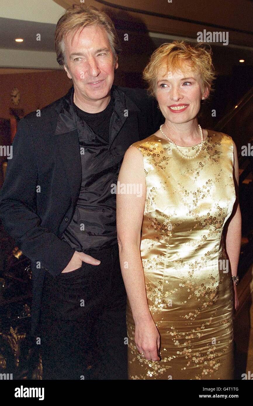 3 4 length celebrity showbiz smiling arriving hi-res stock photography ...