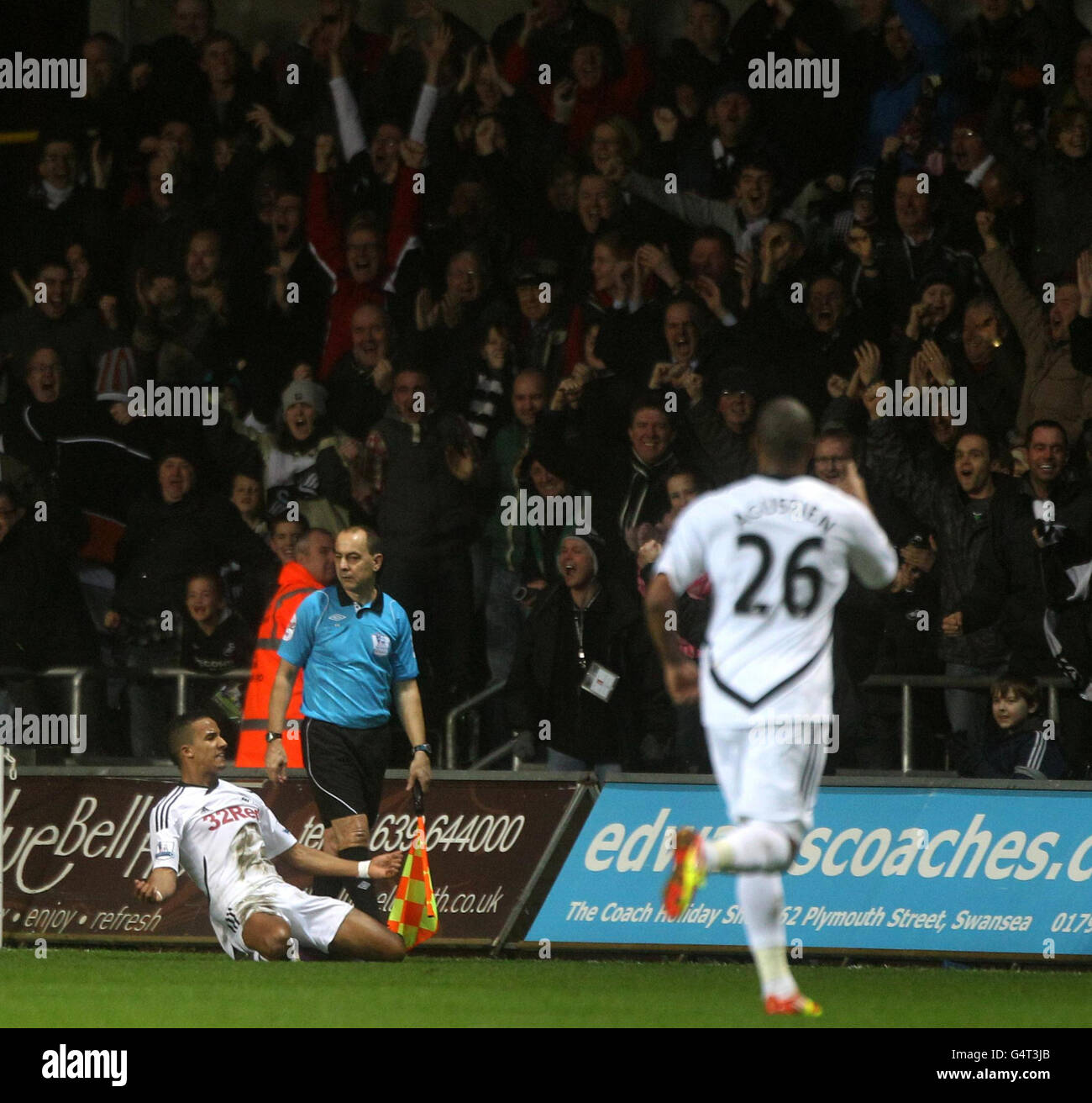Swansea City's Scott Sinclair celebrates scoring his sides equalising ...