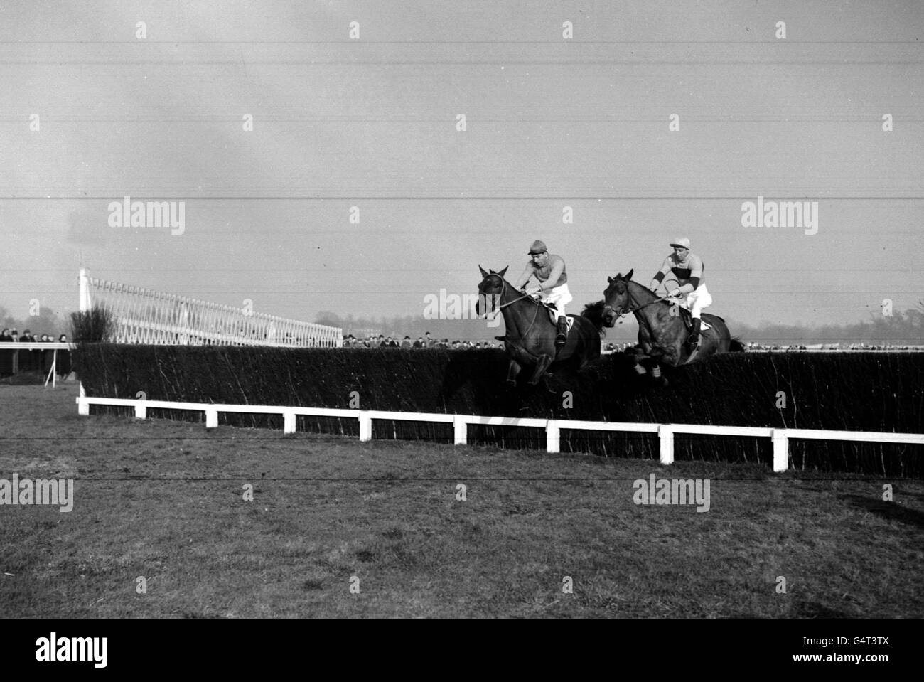 Bryan marshall jump jockey hi-res stock photography and images - Alamy