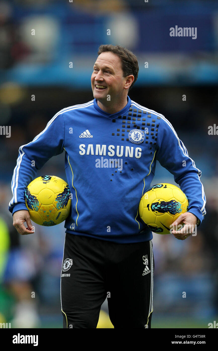 Chelsea first team coach hi-res stock photography and images - Alamy