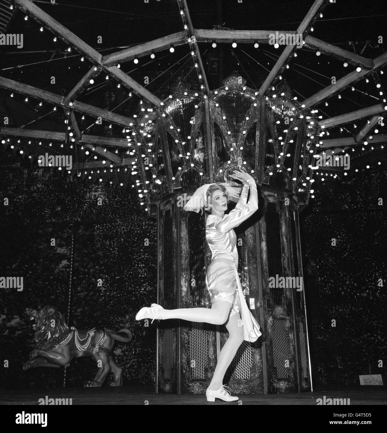 Threepenny opera hi-res stock photography and images - Alamy