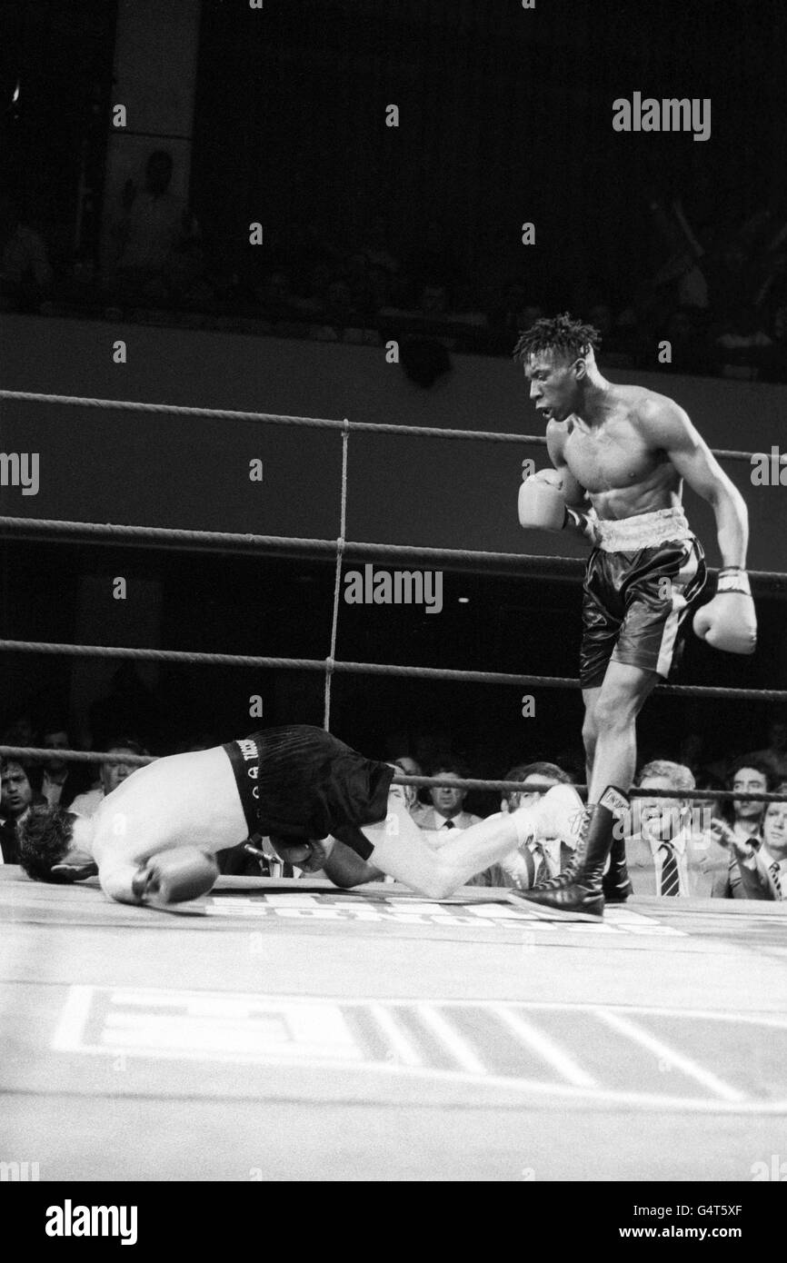 Pat barrett boxing Black and White Stock Photos & Images - Alamy