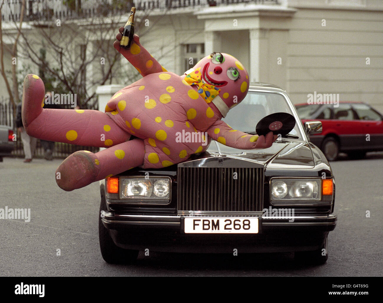 Mr blobby 1993 hi-res stock photography and images - Alamy