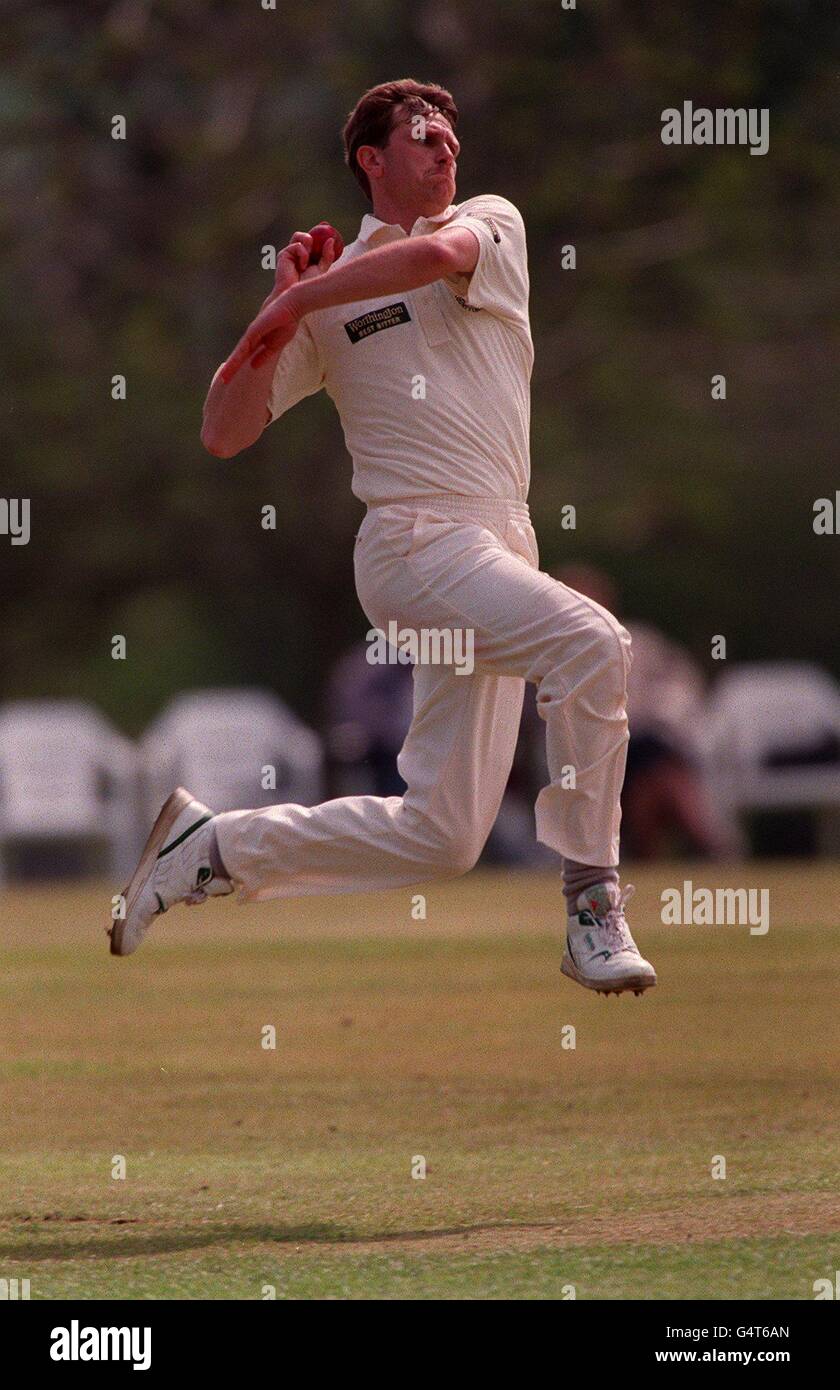 CRICKET. KEVIN EVANS, NOTTINGHAMSHIRE Stock Photo - Alamy