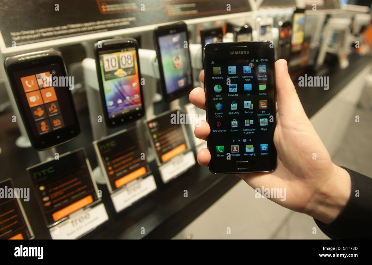 Samsung Phone Shop High Resolution Stock Photography and Images - Alamy