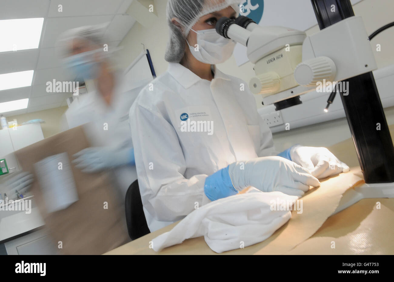 Forensic scientists hi-res stock photography and images - Alamy