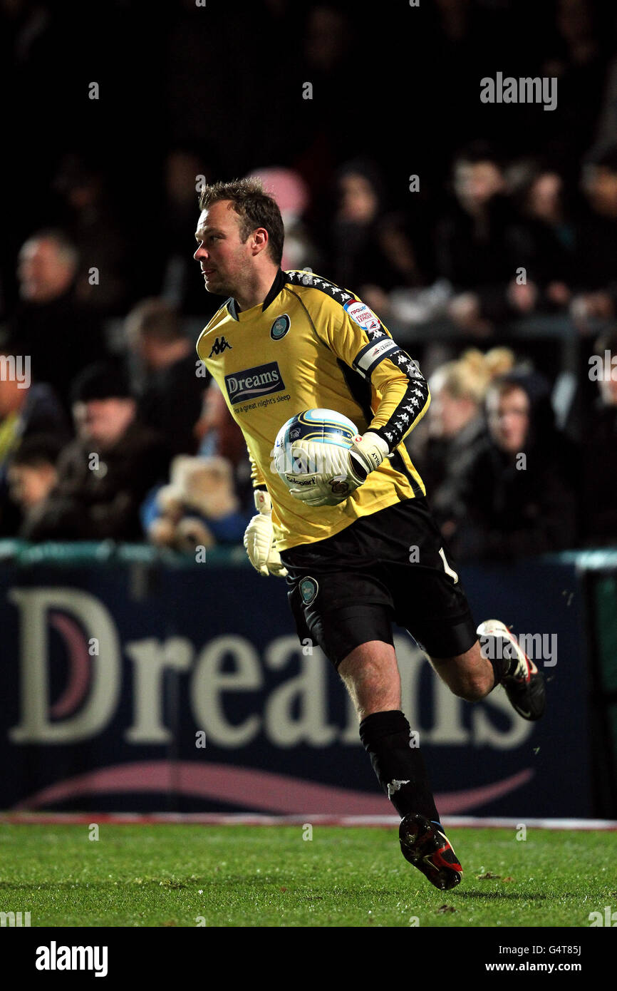 Wycombe wanderers goalkeeper nikki bull hi-res stock photography and ...