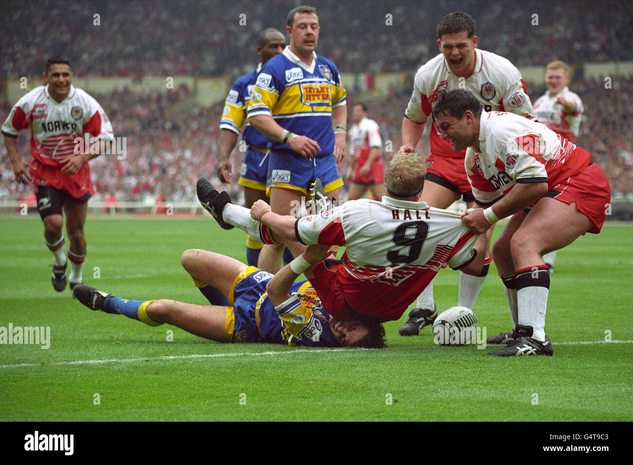 Rugby League - Silk Cut Challenge Cup Final - Wigan v Leeds - Wembley ...