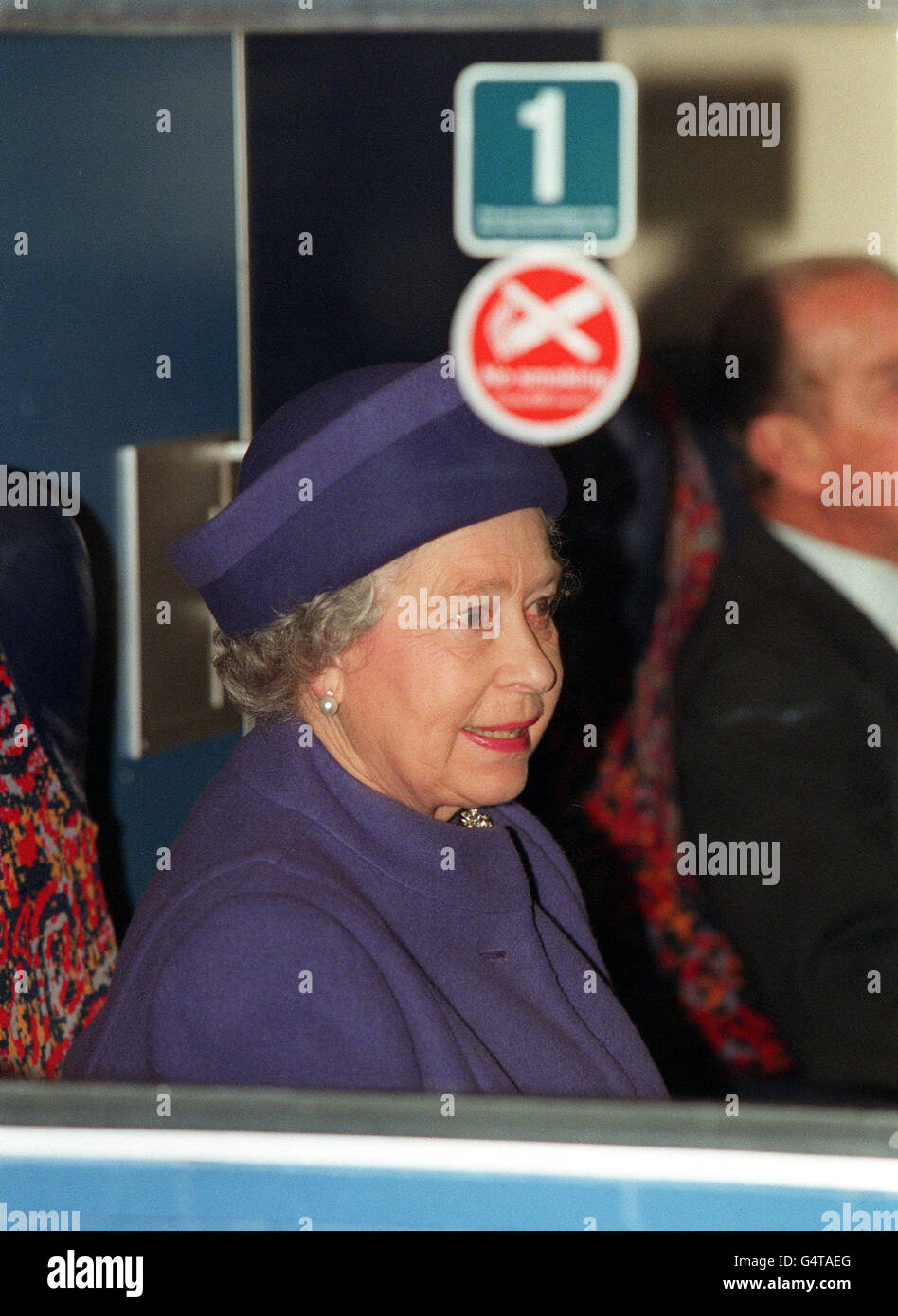 Thameslink train first class hi-res stock photography and images - Alamy