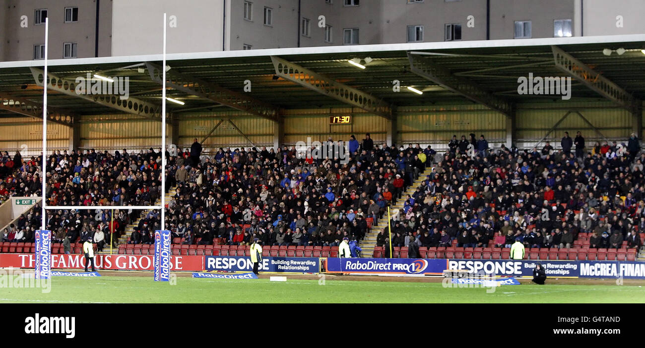 Firhill stadium stands hi-res stock photography and images - Alamy