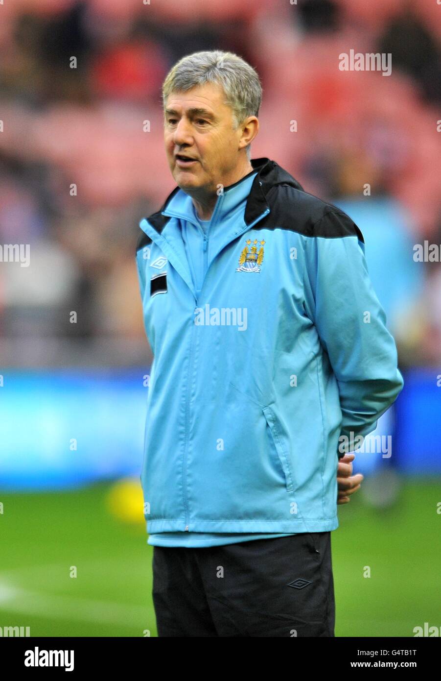 Manchester city assistant manager brian kidd hi-res stock photography ...