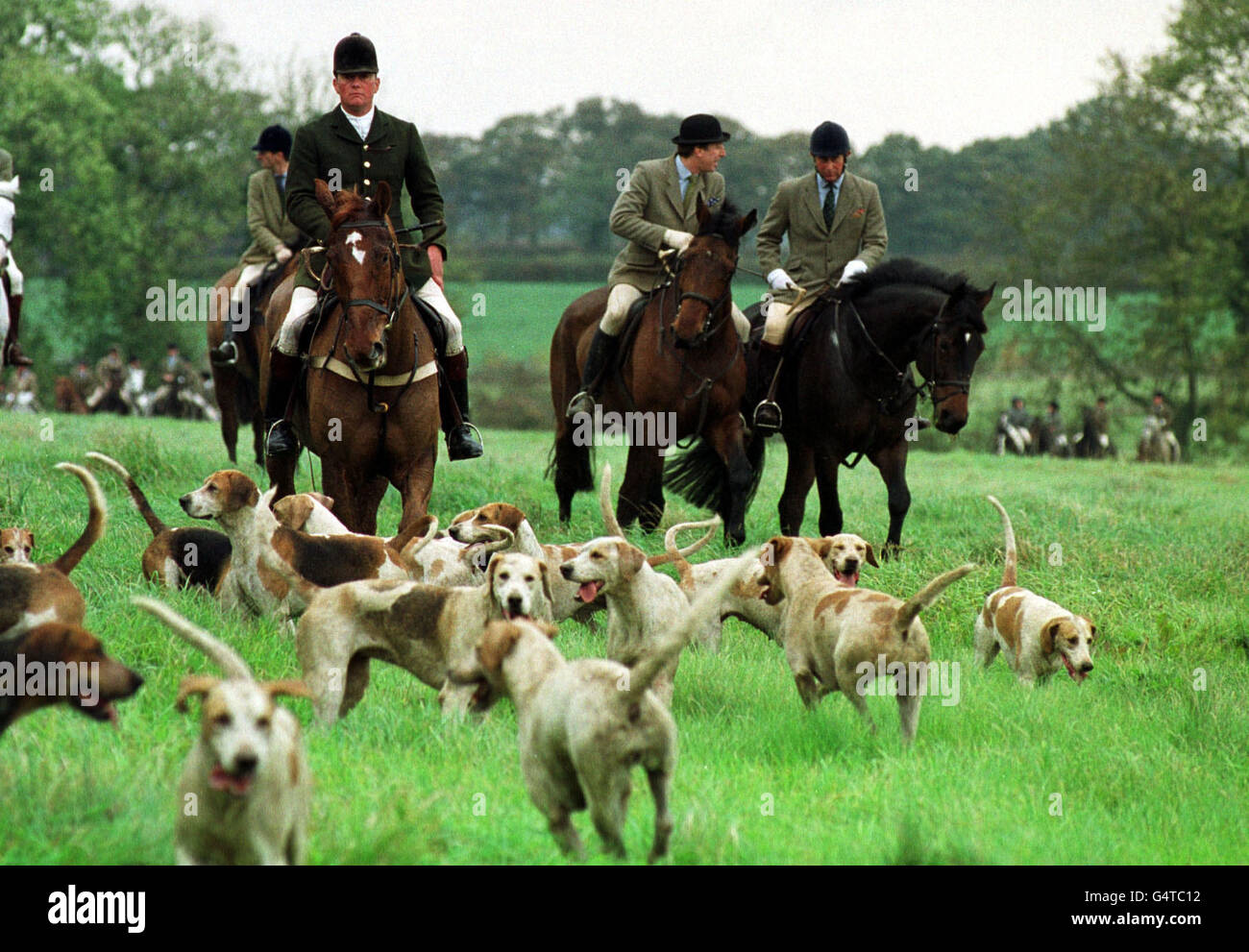 Royals foxhunting hi-res stock photography and images - Alamy