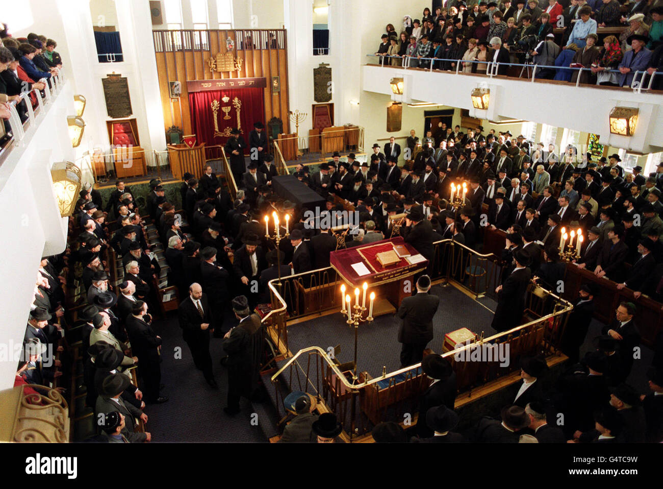 Chief rabbi between 1967 to 1991 hi-res stock photography and images ...