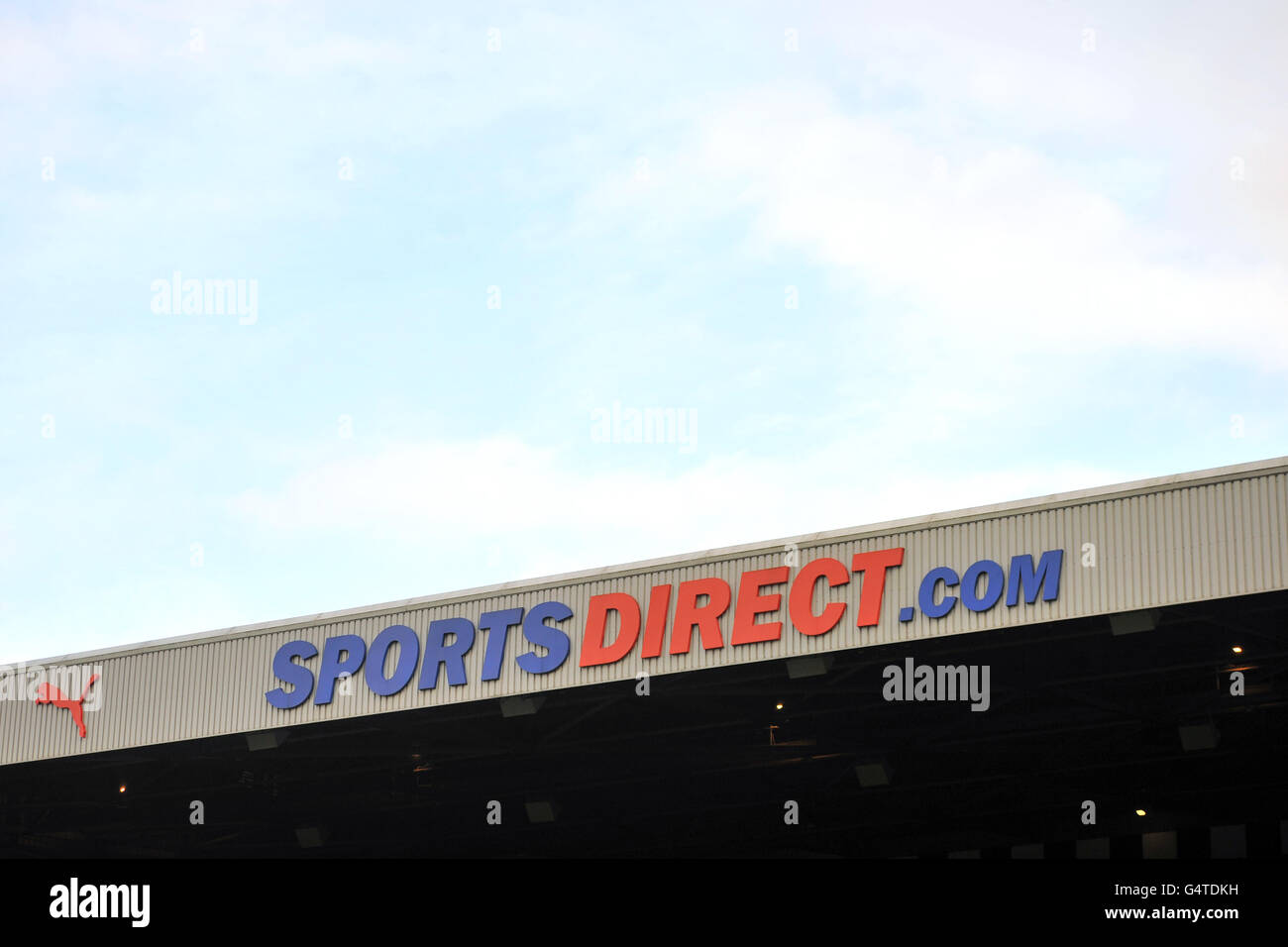 Sign Sportsdirect High Resolution Stock Photography and Images - Alamy