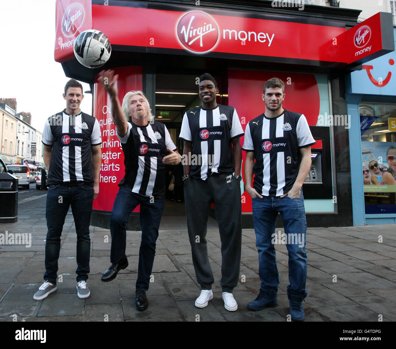 Sir richard branson second hi-res stock photography and images - Alamy