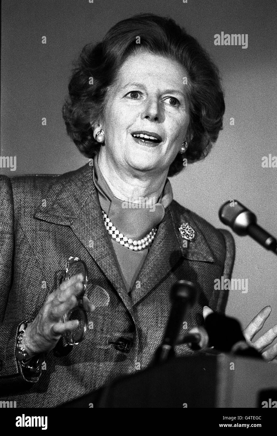 British prime minister margaret thatcher Black and White Stock Photos ...