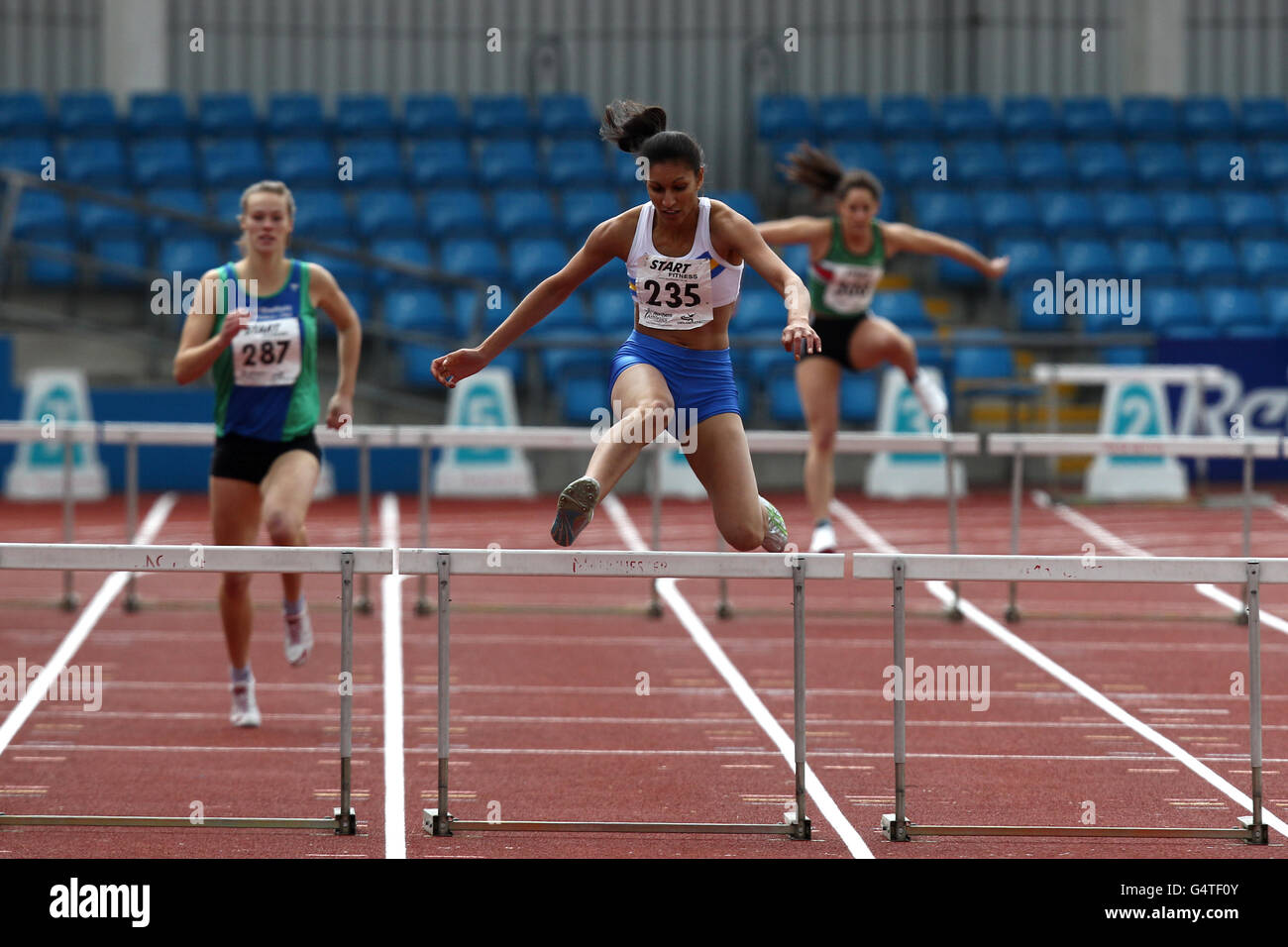Women's track and field hurdles hi-res stock photography and images - Alamy