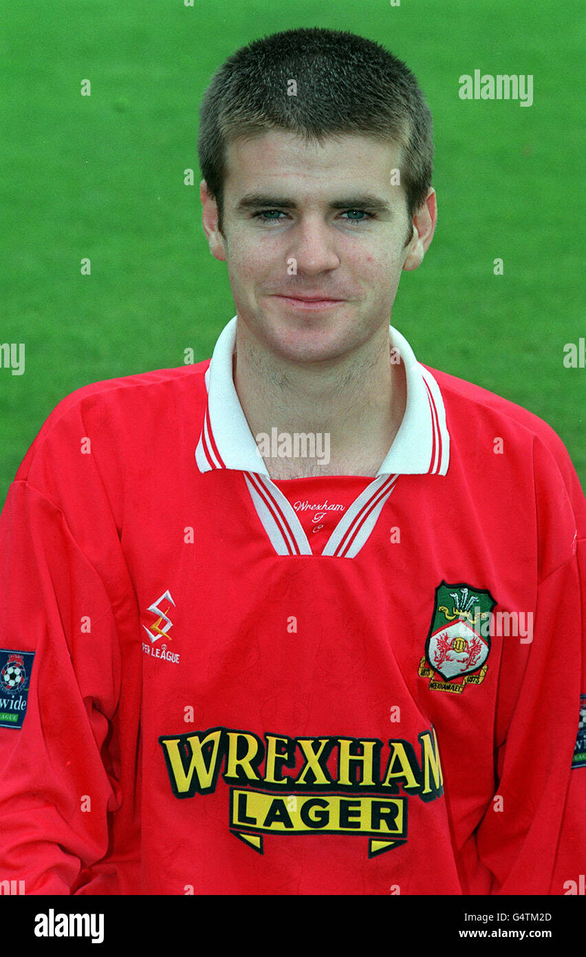 David warren of wrexham football club hi-res stock photography and ...