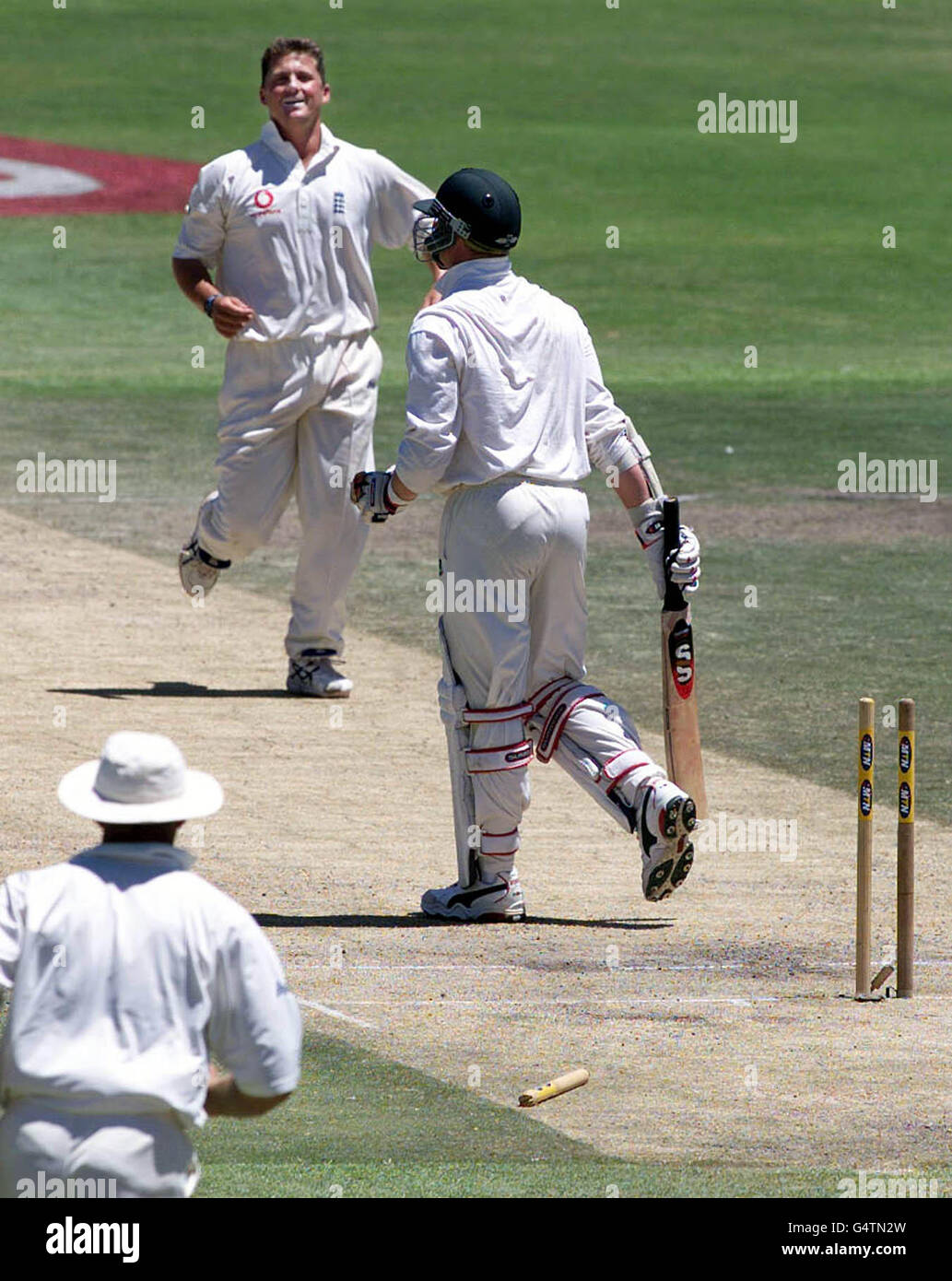 Sport cricket action walking hi-res stock photography and images - Alamy