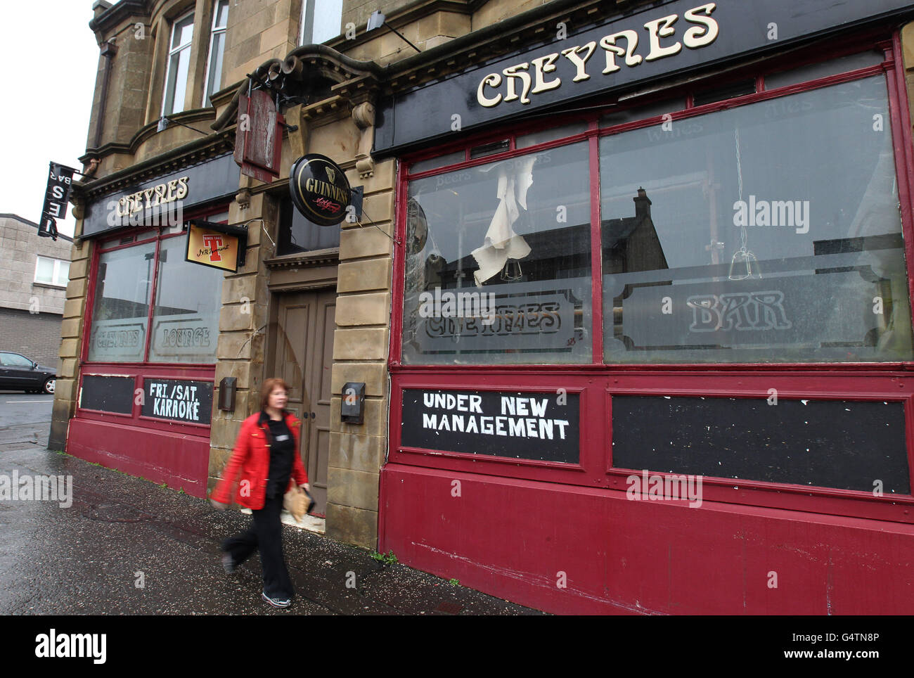 Closed pub stock hi-res stock photography and images - Alamy