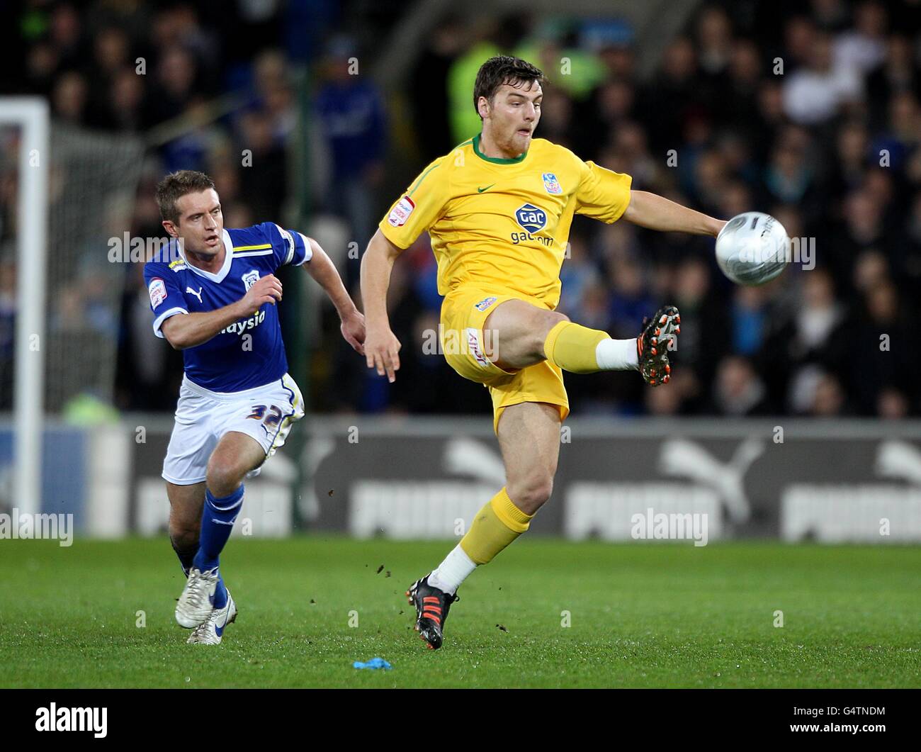 Cardiff City's Stephen McPhail (left) and Crystal Palace's Chris Martin ...