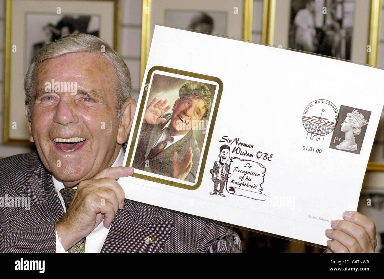 Norman wisdom 1 hi-res stock photography and images - Alamy